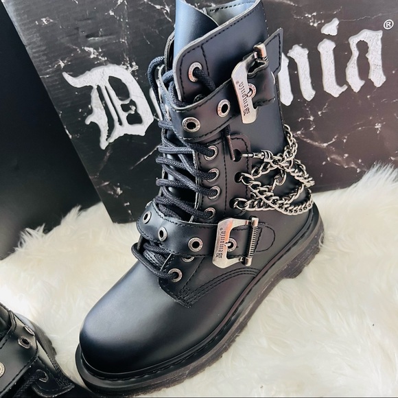 Demonia | Shoes | Nib Demonia Death Row Silver Chain Combat Boots ...